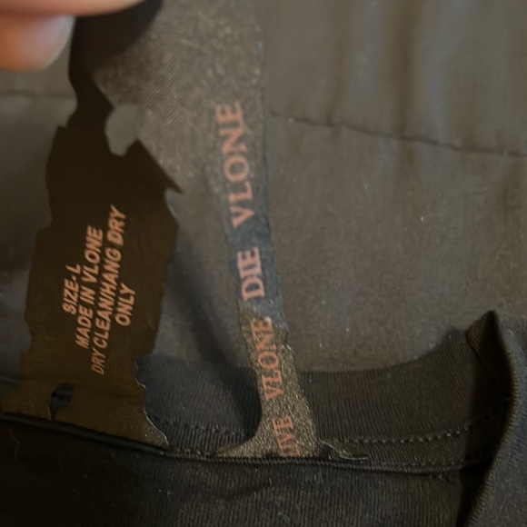 VLONE | Shirts | Vlone Tshirt Size L Statue Of Liberty X Barbwire ...